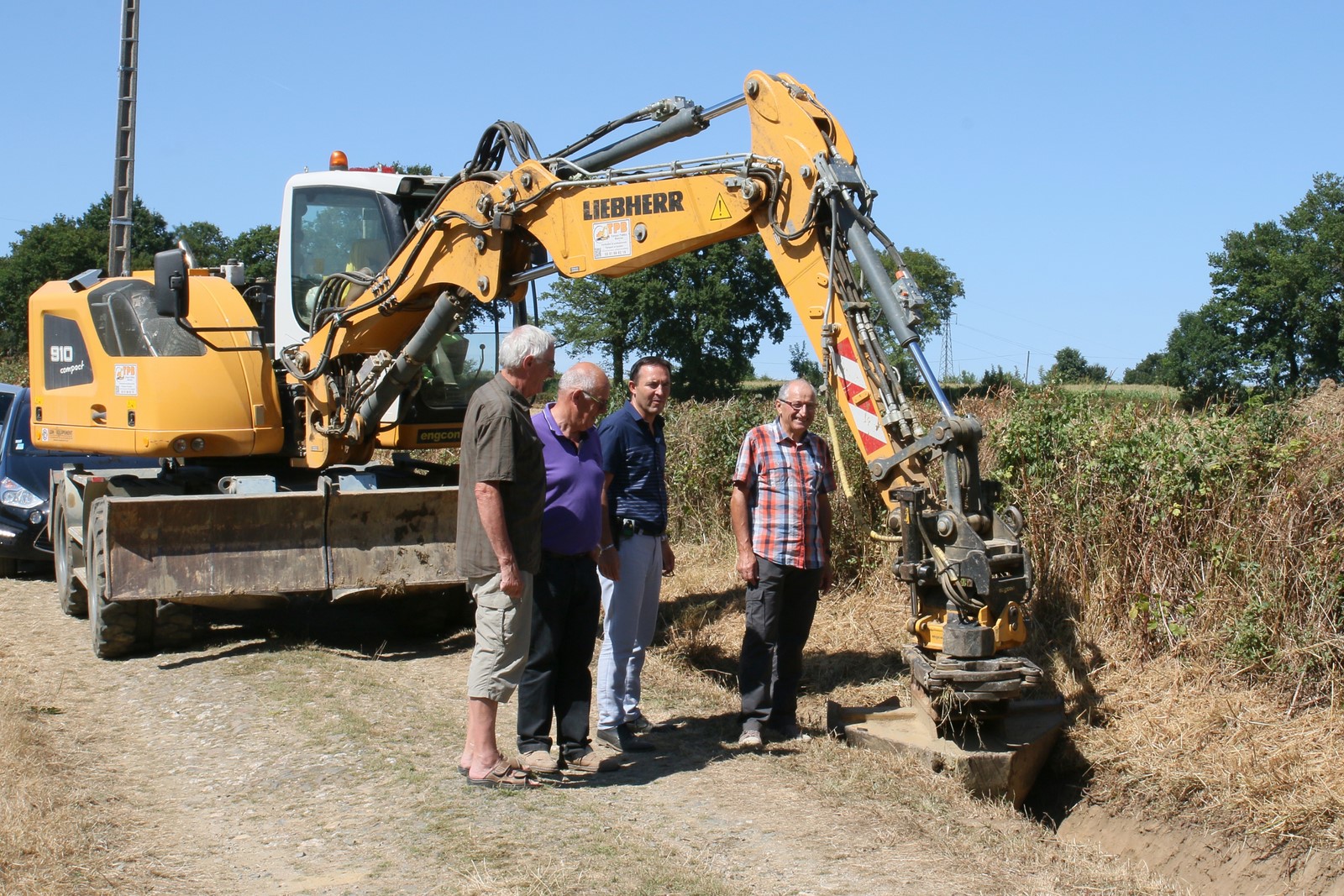 Curage de fossés - La Chataigneraie - Site internet de la Mairie