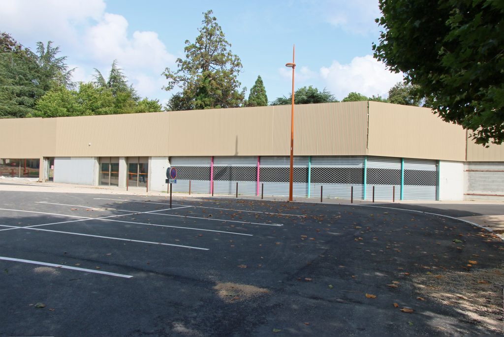 Un Centre de Services au cœur du centre-ville de La Châtaigneraie - La ...